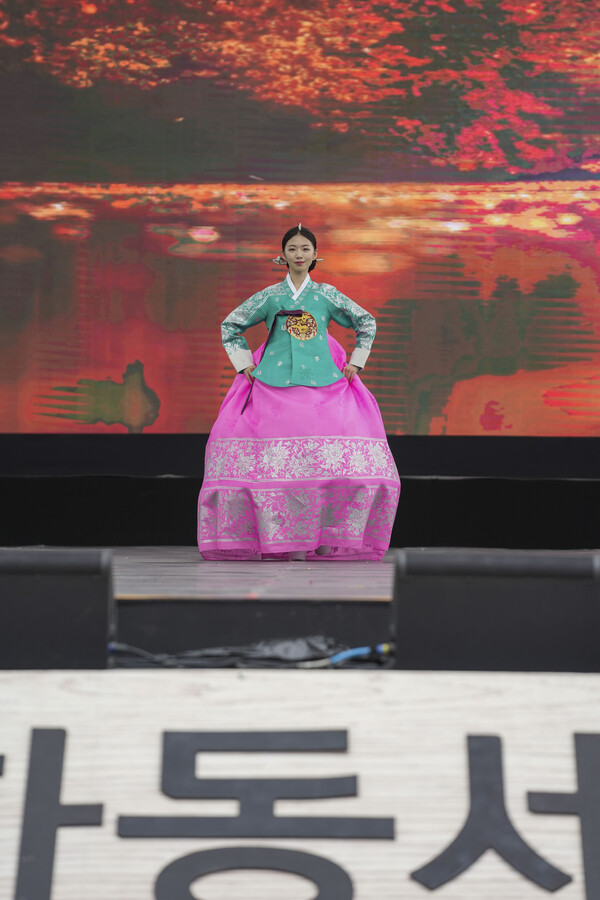 권가현 한복모델, 2023 하동 엑스포 한복패션쇼 공식 런웨이